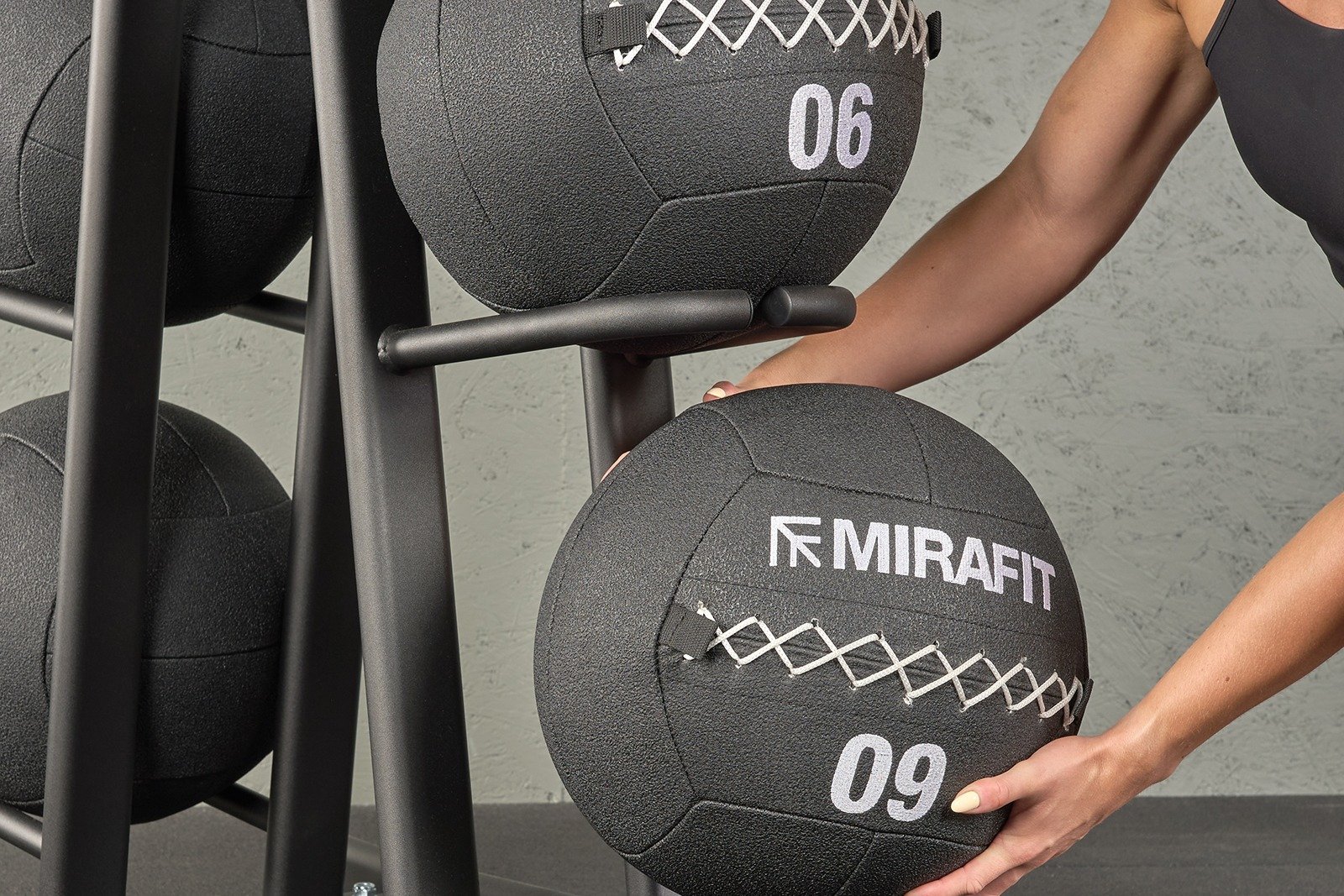Medicine/Wall Ball Set with Storage Rack | Mirafit