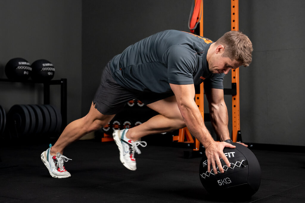 Top 10 Wall Ball Exercises | Mirafit