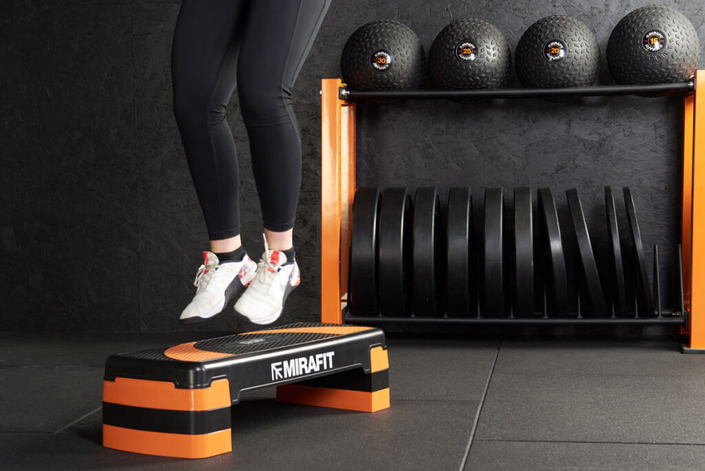 2 Minute Step workout | Mirafit