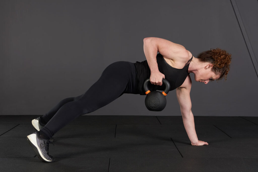 Sculpt a Broad Back with These Kettlebell Exercises | Mirafit