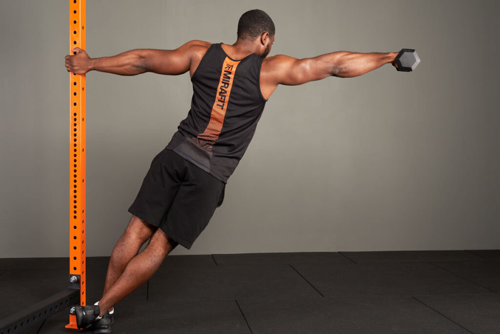 How to Perform an Egyptian Lateral Raise | Mirafit