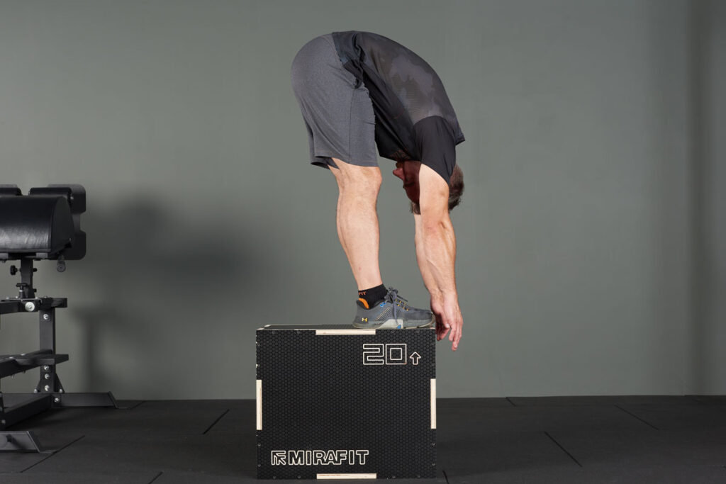 How to Perform a Jefferson Curl | Mirafit