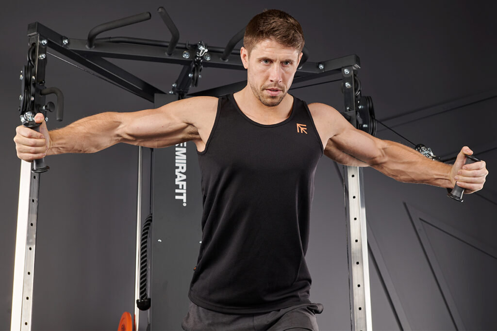 How to Train During a Cut | Mirafit