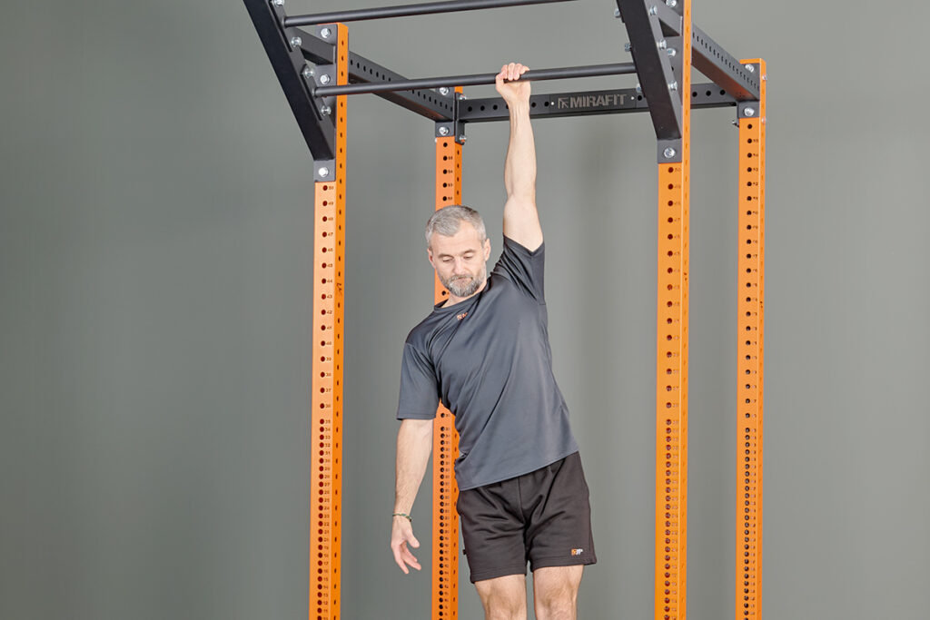 Passive Hang vs Active Hang in the Gym | Mirafit