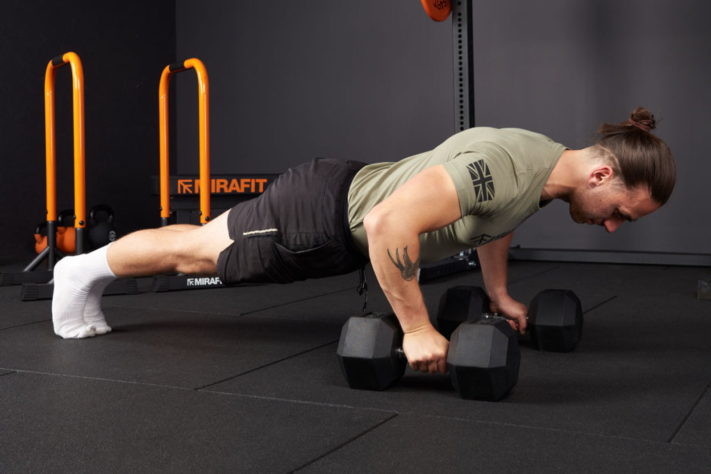 12 Amazing Wall Sit Variations | Mirafit